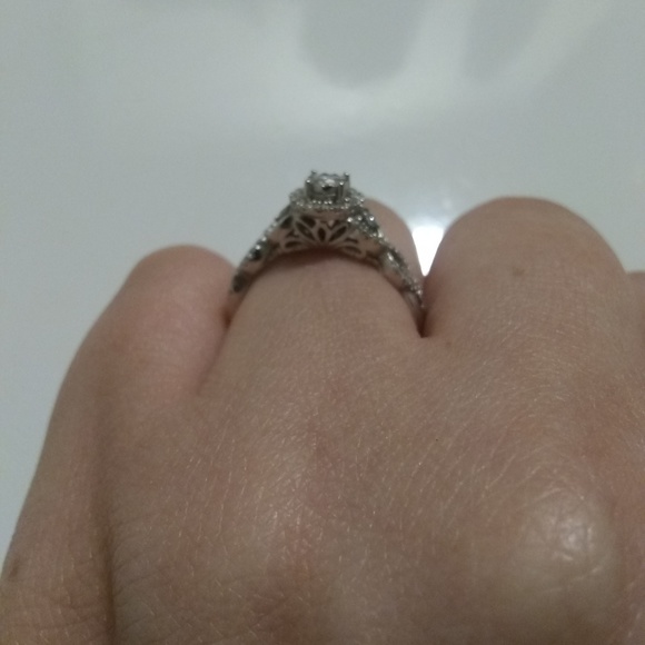 Simply Vera Vera Wang | Jewelry | Simply Vera Vera Wang Engagement Or ...